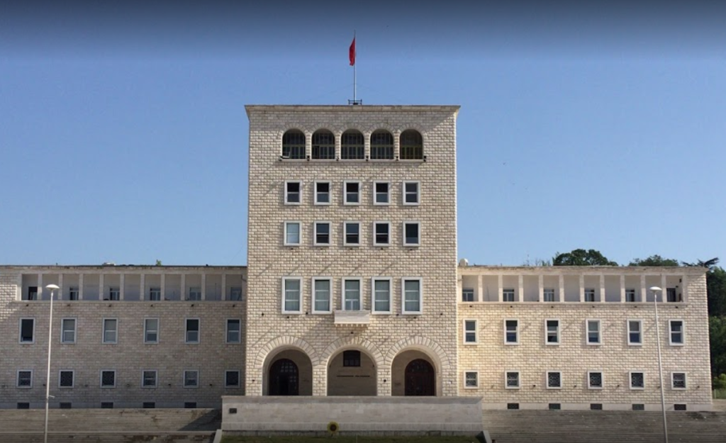 FDUT - Fakulteti i Drejtësisë